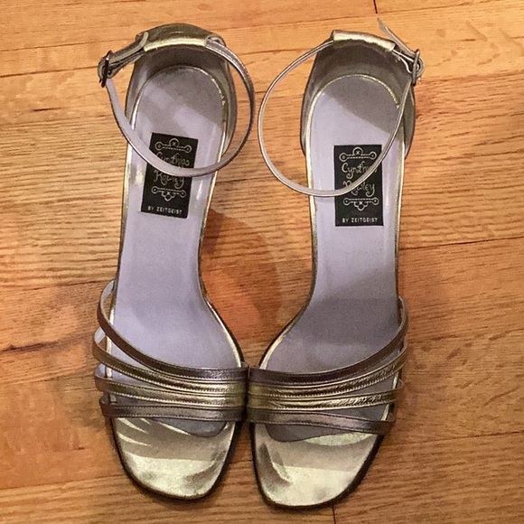 Cynthia Rowley | Shoes | Cynthia Rowley By Zeitgeist Scrappy Gold ...